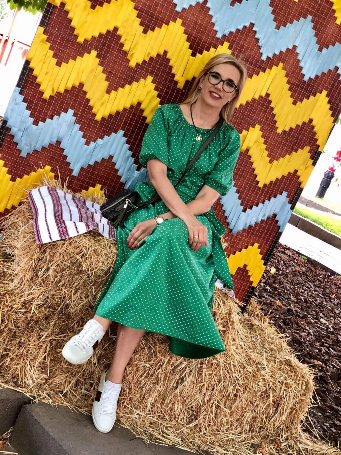 49 років: а хто дасть? Рівнянка Олена Хотенко святкує день народження ...